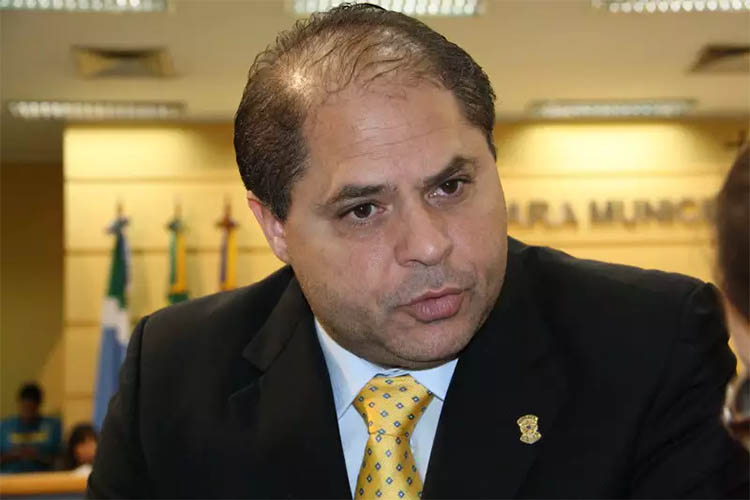 A primeira missão do novo secretário